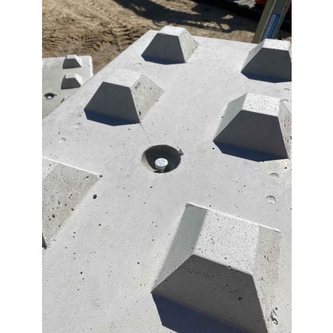 Precast Concrete Block – ¾ Tonne (780kg) with 2.5t lifting point