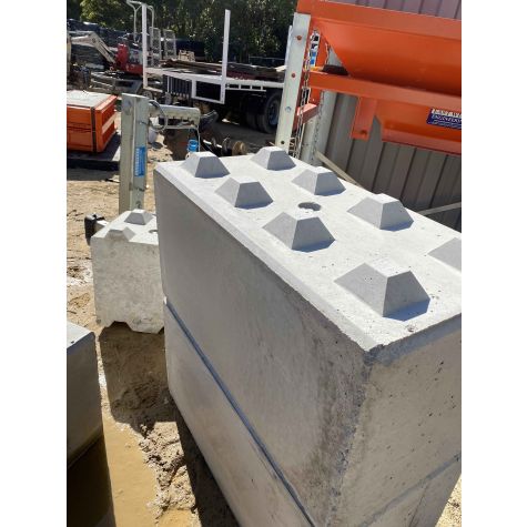 Precast Concrete Block - ½ Tonne (520kg) with 2.5t lifting point