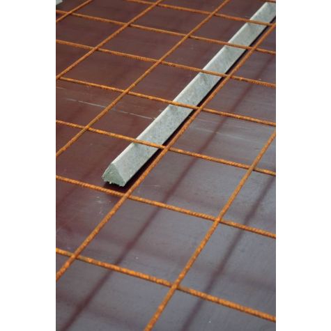 Premium Triangle Bar Concrete Spacer 70 x 1000mm | Jaybro